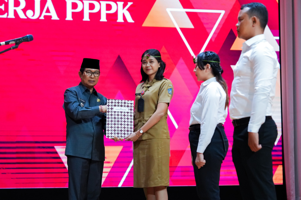 Bupati Wayan Adi Arnawa Lantik PNS dan PPPK Tahap II | Kab Badung