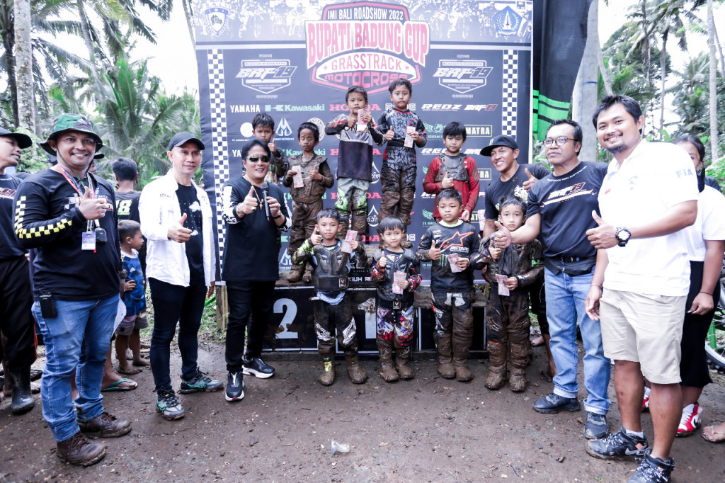 Lomba Balap Sepeda Motor IMI Bali Road Show Bupati Badung Cup ...