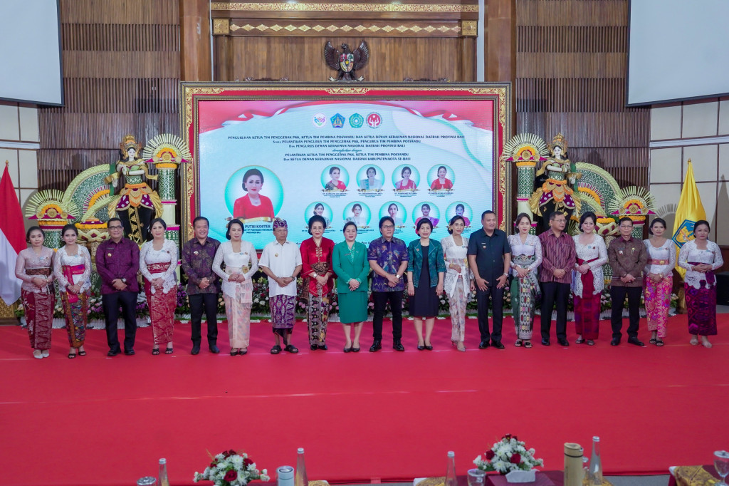 Pelantikan Ketua TP PKK, TP Posyandu dan Ketua Dekranasda Kabupaten ...