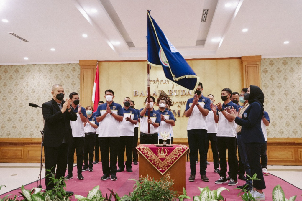 Dikukuhkan Sebagai Ketua Perbasi Bali Masa Bakti 2021-2025, Adi Arnawa ...