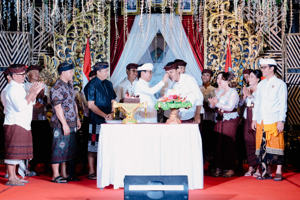 HUT Ke-64 ST Mekar Kusuma Tumbak Bayuh, Sekda Adi Arnawa : Sekaa Teruna ...