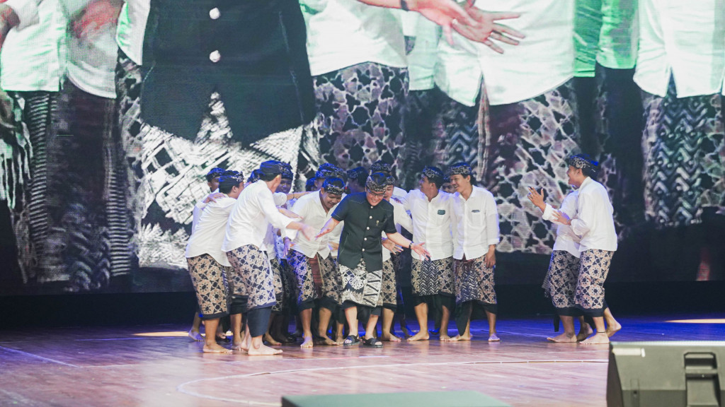 Pembukaan Bulan Bahasa Bali VII 2025 serta Penyerahan Dana Kreativitas ...